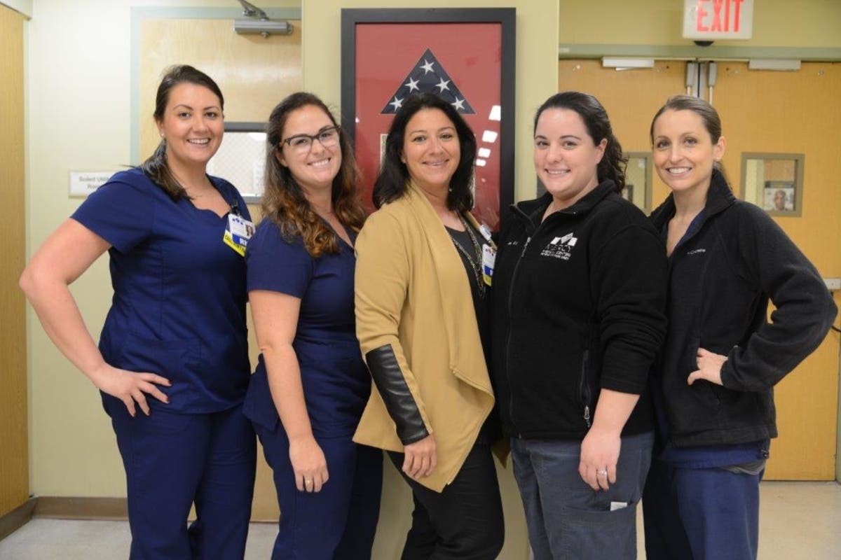Mercy’s Intensive Care Unit Nurses Receive Silver Beacon Award for ...