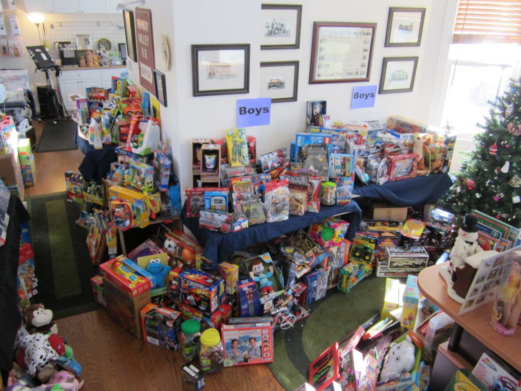 Springfield HOPE and Santa Distribute Toys | Springfield, NJ Patch