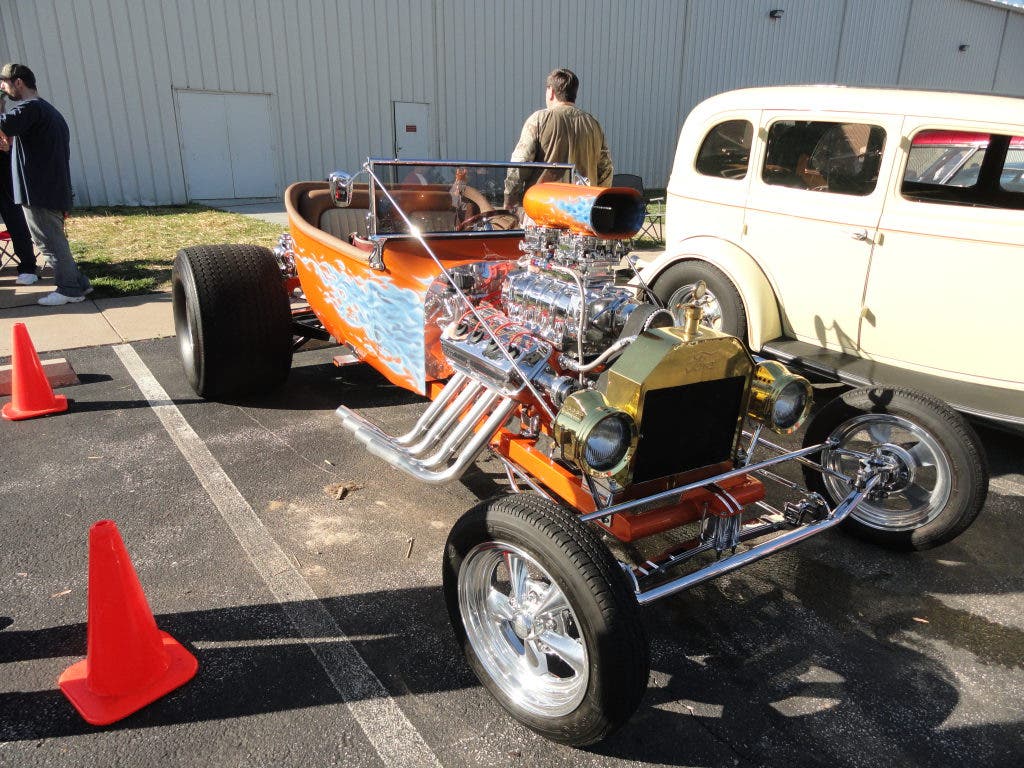 Memories Car Club Cruises Down Memory Lane | Sunset Hills, MO Patch