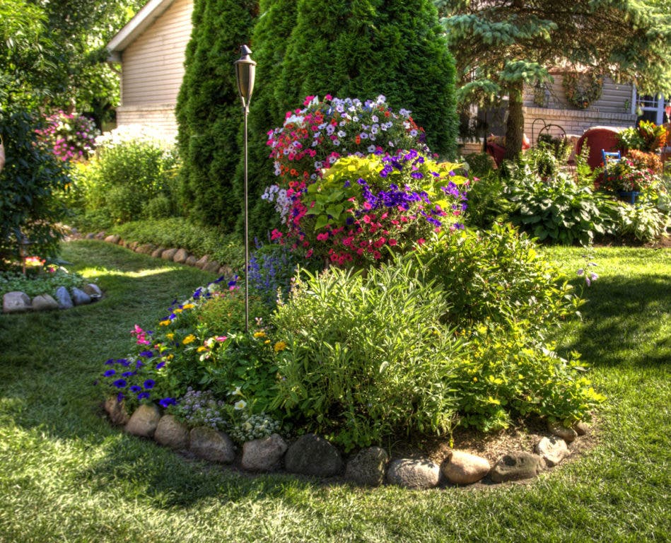 Photo Gallery: Troy Garden Club Hosts A Picture-Perfect Walk | Troy, MI ...