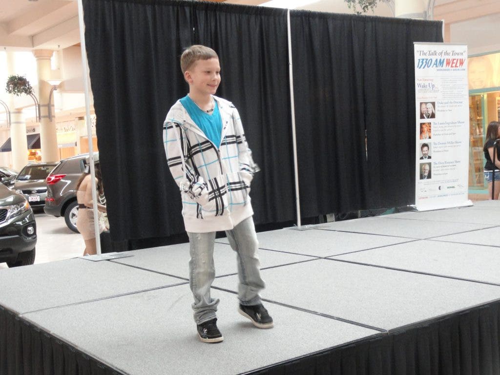 Viewfinder: Rue21 Fashion Show at Great Lakes Mall | Mentor, OH Patch