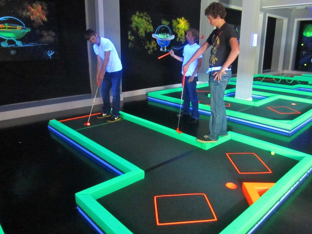 New Glow-In-The-Dark Mini Golf Course Opens At Great Lakes Mall ...