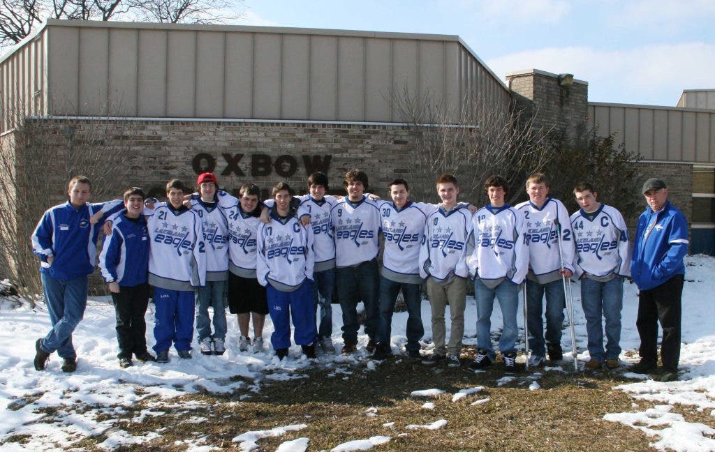 Lakeland Hockey Team Makes A Difference At Oxbow Elementary School ...