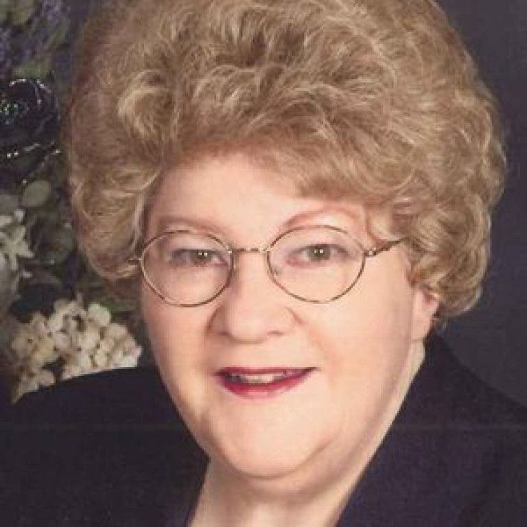 Mary Ellen Murray, 74, secretary, teller and supervisor for several ...