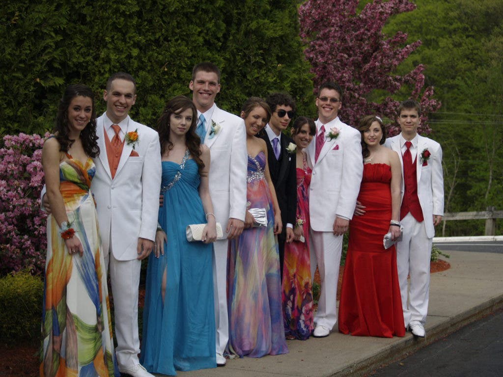 Somers High School Juniors and Seniors Celebrate Their Prom | Ellington ...