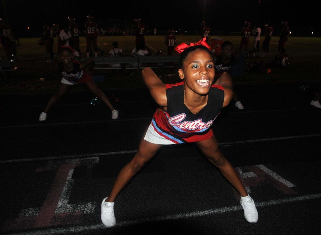 Football Photo Gallery: Rich Central Falls Hard to Runaway Bengals Team ...