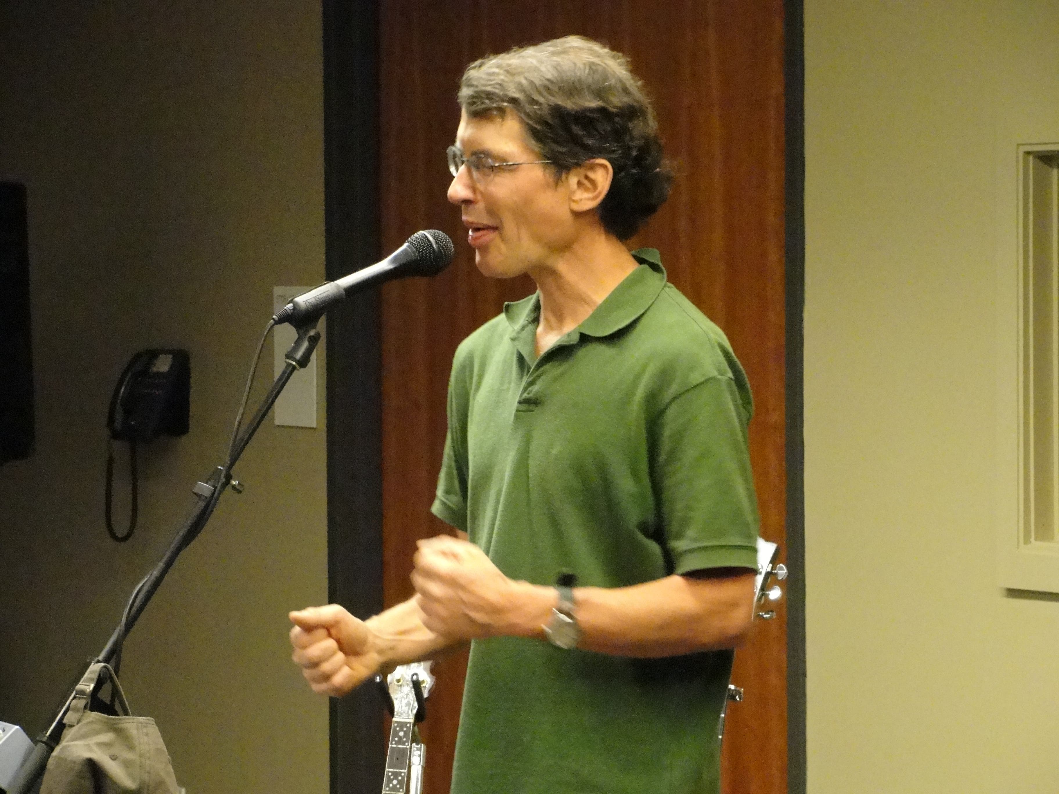 Families Have a Howlin' Good Time with Songwriter Tom Sieling | Needham ...