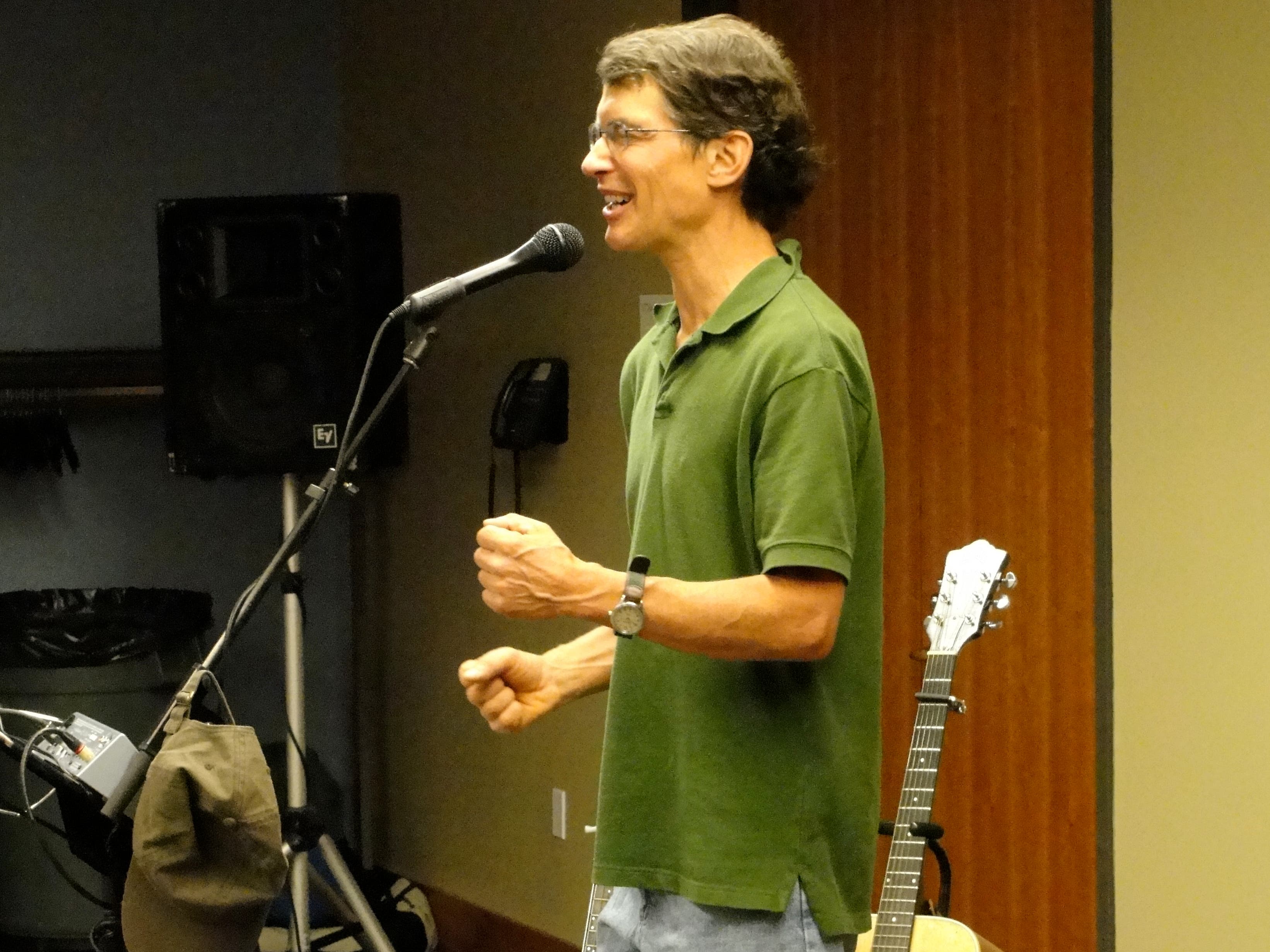Families Have a Howlin' Good Time with Songwriter Tom Sieling | Needham ...