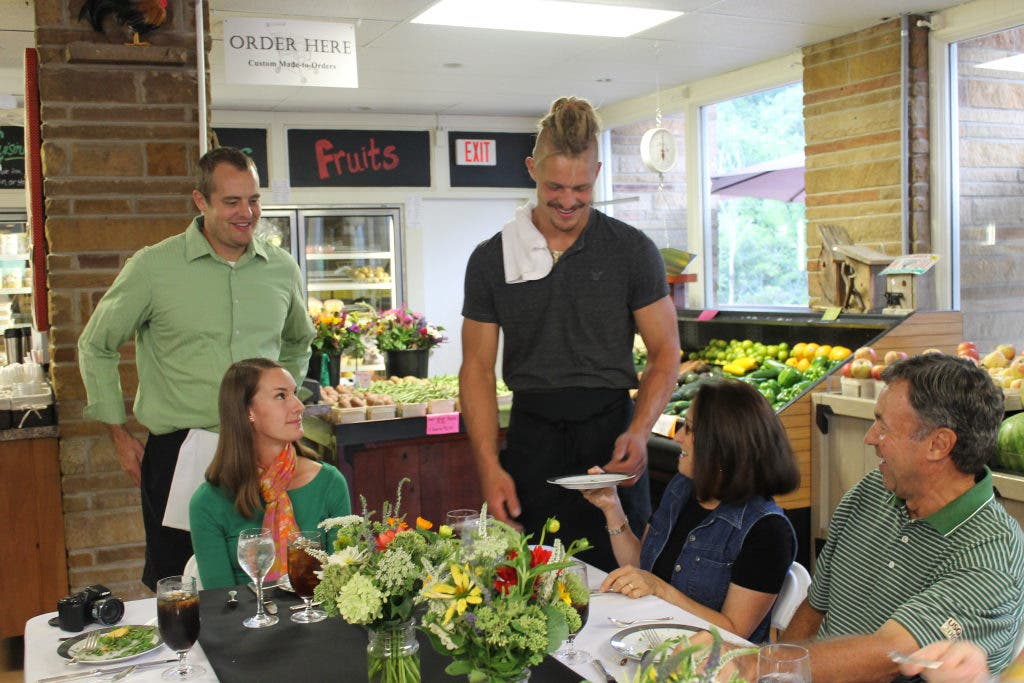 'Farm Kings' Reality Show Features 9 Brothers, 1 Sister, 1 Mom on ...