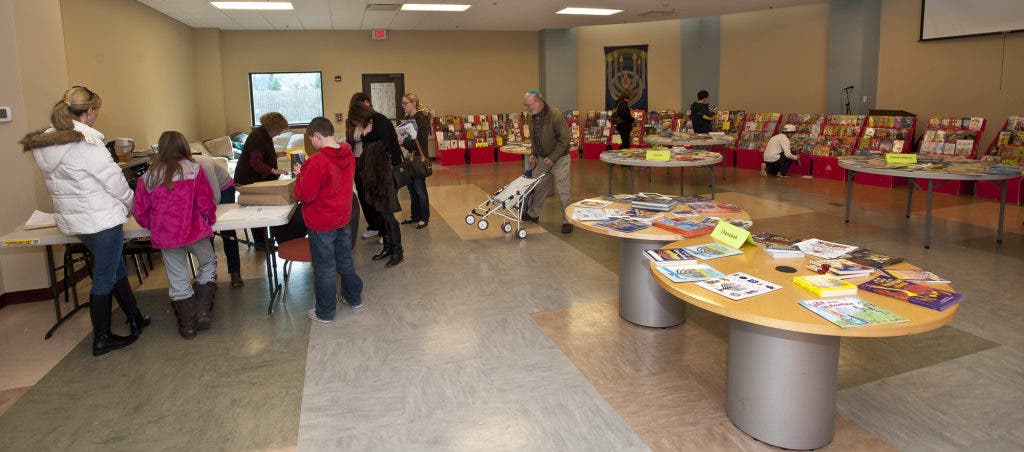 PHOTOS: Congregation Agudath Israel Holds Holiday Sale | Caldwells, NJ ...