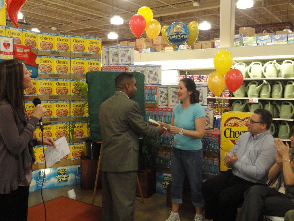 Two ShopRite Employees Grace Cheerios Box | Cinnaminson, NJ Patch
