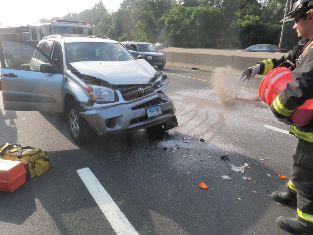 Two-Car I-95 Accident Sends Three to Hospital | Norwalk, CT Patch