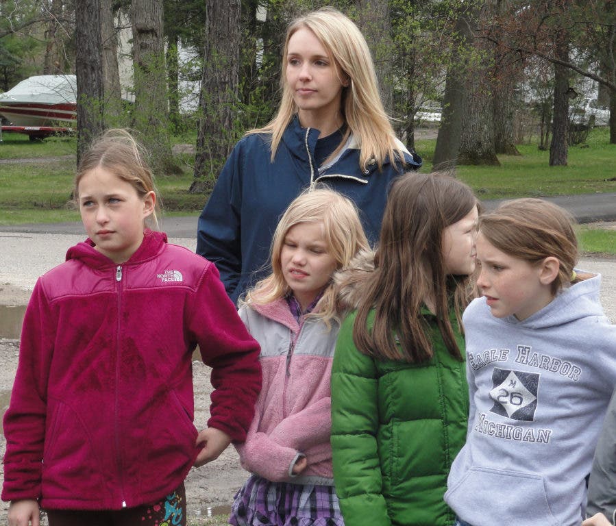 Scotch Elementary Students Clean Up West Bloomfield Trail | West ...