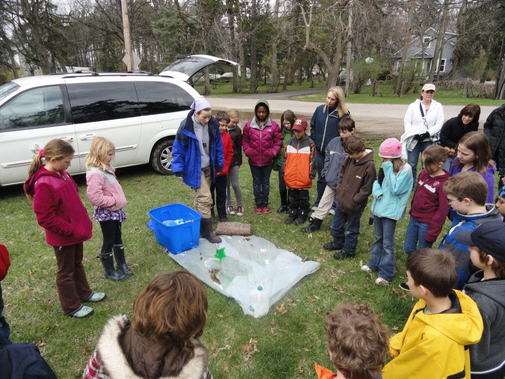 Scotch Elementary Students Clean Up West Bloomfield Trail | West ...