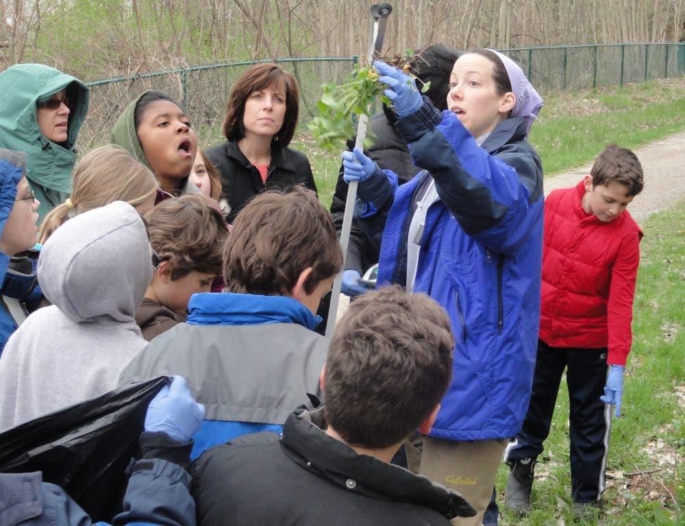 Scotch Elementary Students Clean Up West Bloomfield Trail | West ...