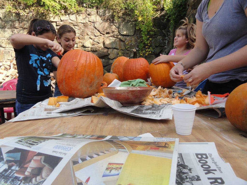 PHOTO GALLERY: Pumpkin Carving at the Hat Factory | Peekskill, NY Patch
