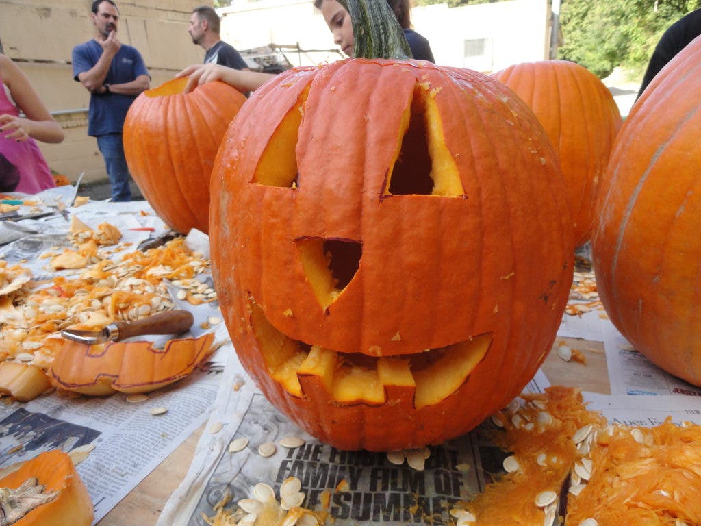 PHOTO GALLERY: Pumpkin Carving at the Hat Factory | Peekskill, NY Patch