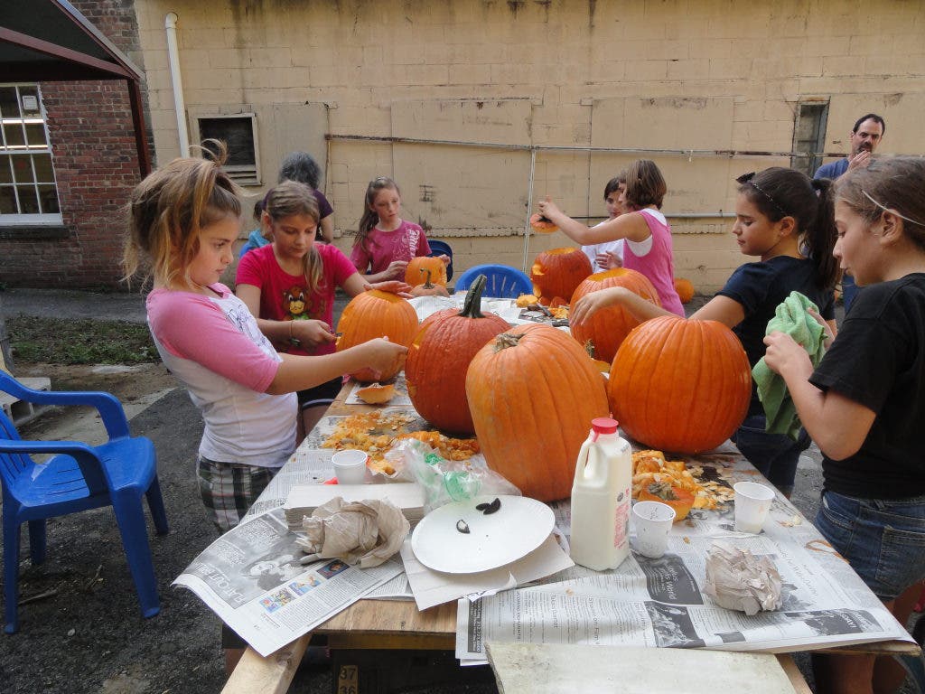 PHOTO GALLERY: Pumpkin Carving at the Hat Factory | Peekskill, NY Patch
