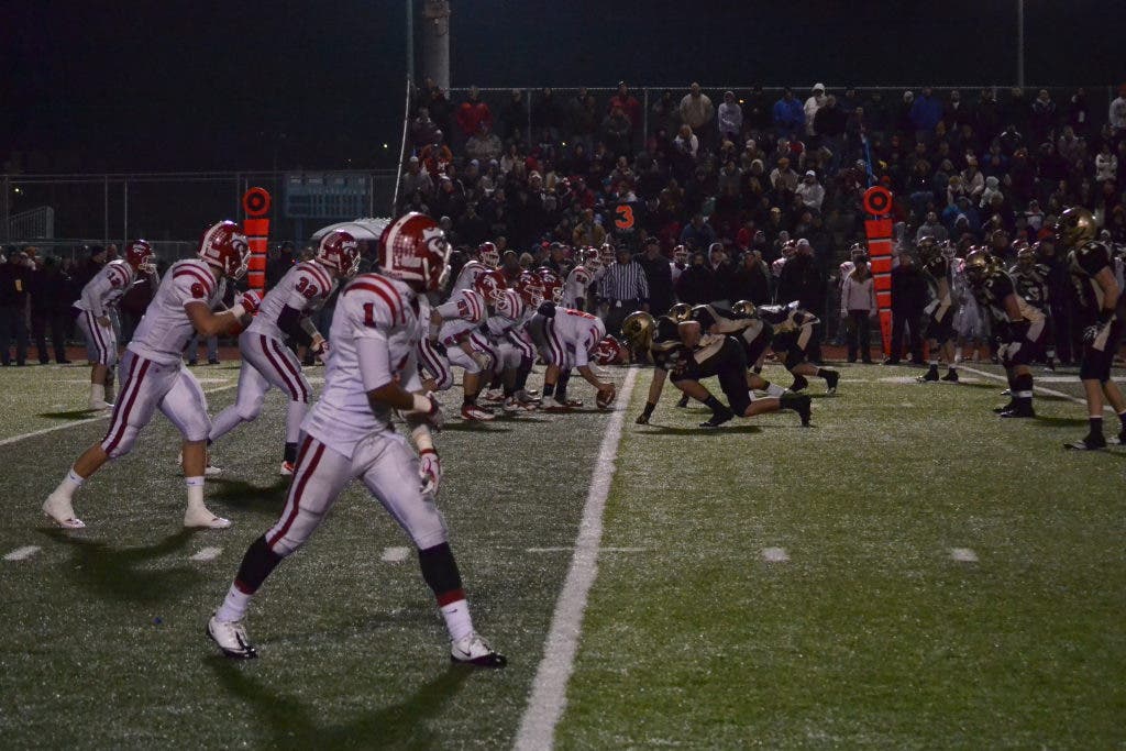 Daniel Hand Stuns Masuk 35-14 | Madison, CT Patch