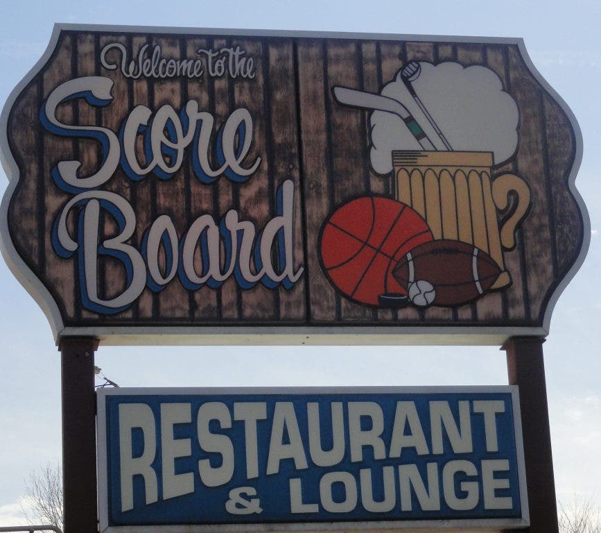 Bites Nearby: Scoreboard Restaurant Serves Good, Sports-Themed Food ...