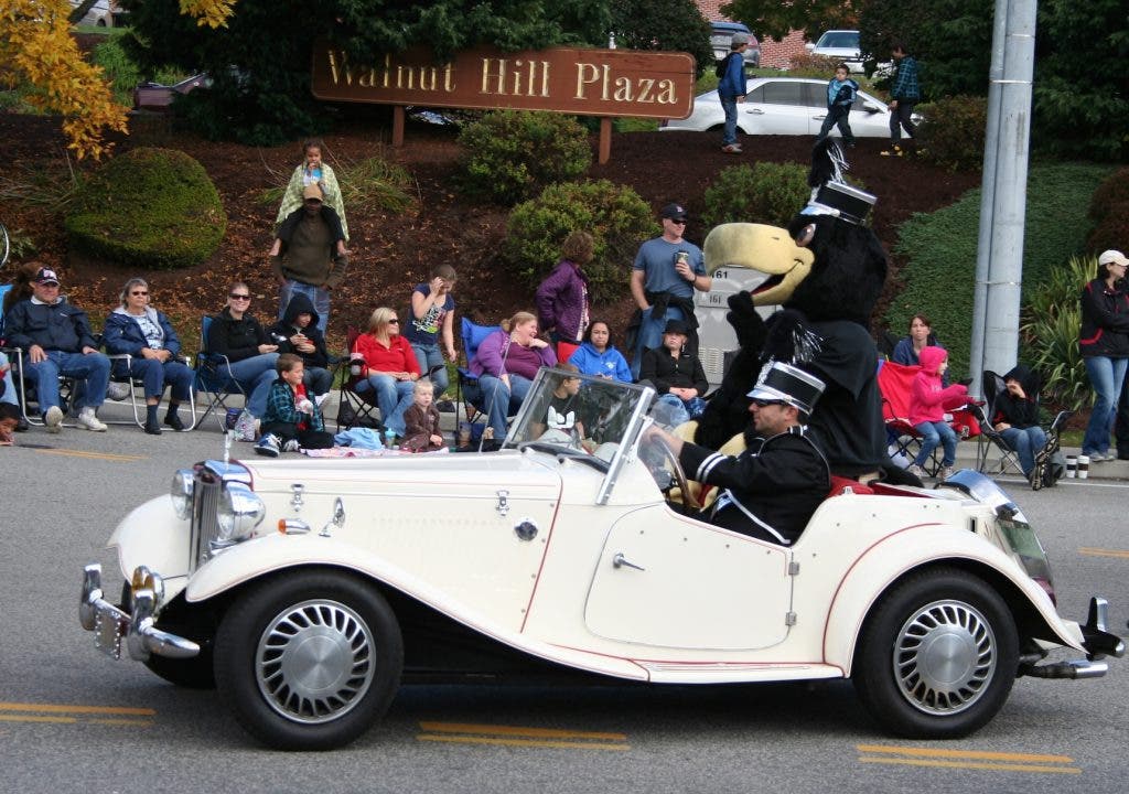 Gallery: Autumnfest Parade Fun And Names | Woonsocket, RI Patch