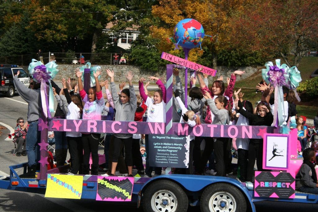 Gallery: Autumnfest Parade Fun And Names | Woonsocket, RI Patch