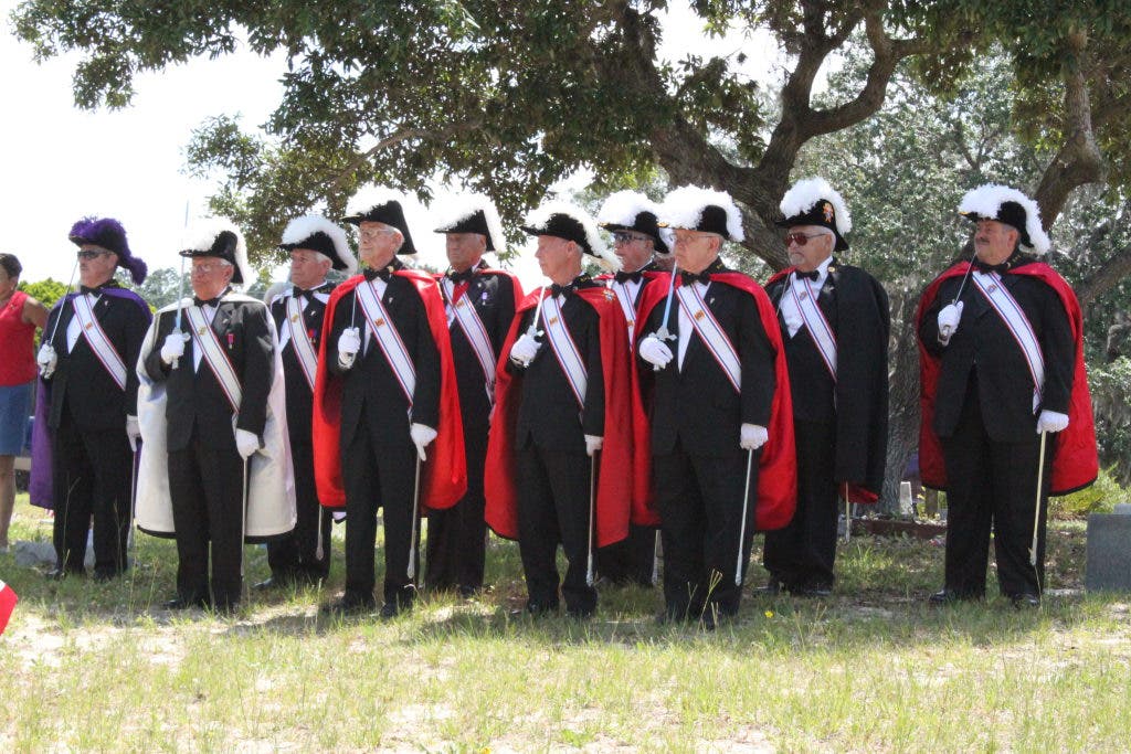 VIDEO: West Elfers Cemetery's Memorial Day Service Honors Local WWII ...