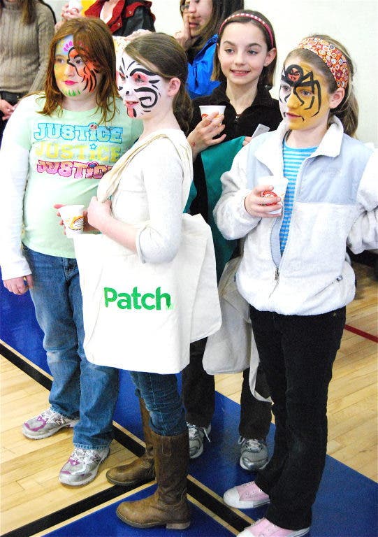 Residents Create Works of Art at DreamWorks Craft Fair | Darien, CT Patch