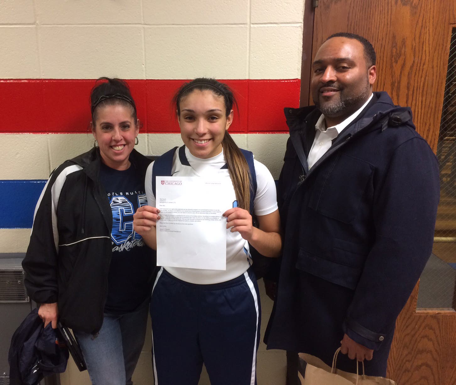 JCA Girls basketball's Mia Farrell commits to the University of Chicago ...