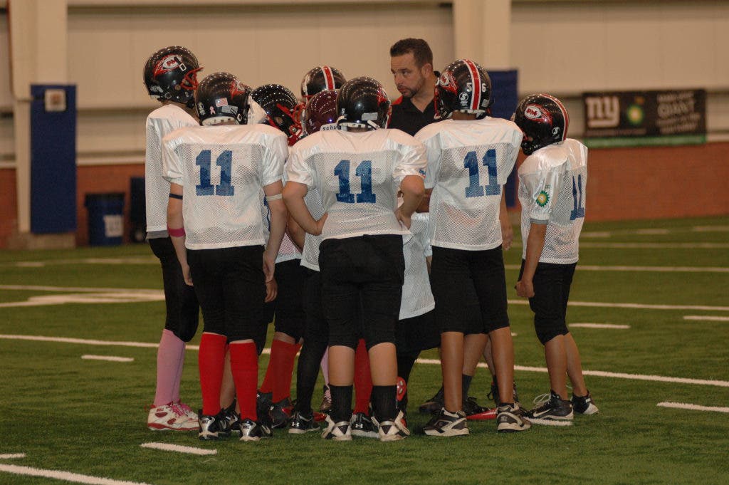 Pat-Med Youth Football Meet Giants, Receive New Jerseys | Patchogue, NY ...
