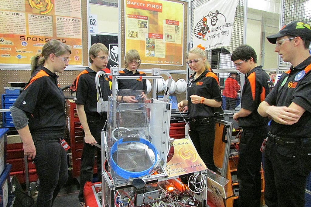 Waukesha Robotics Team CORE 2062 Wins MN Regional Tournament | Waukesha ...