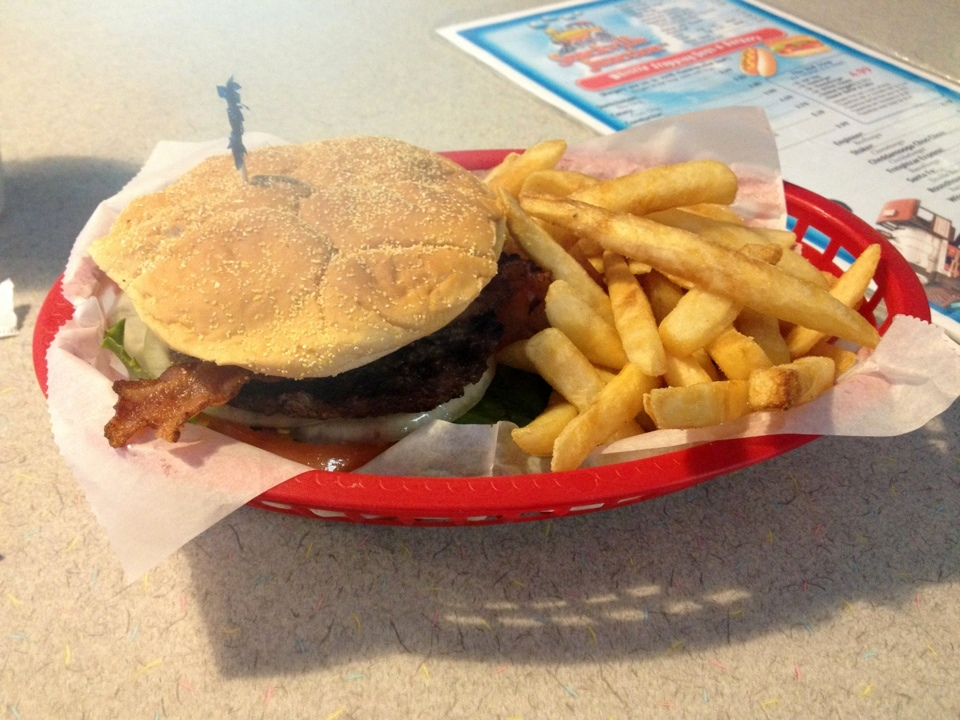 Local Lunch: Snackville Junction Whistles its Way into my Heart ...