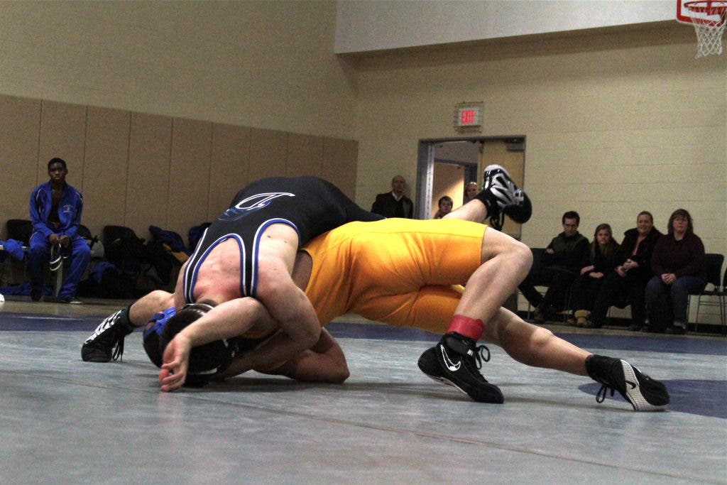 Darien Wrestling Beats Harding, 53-42 | Darien, CT Patch