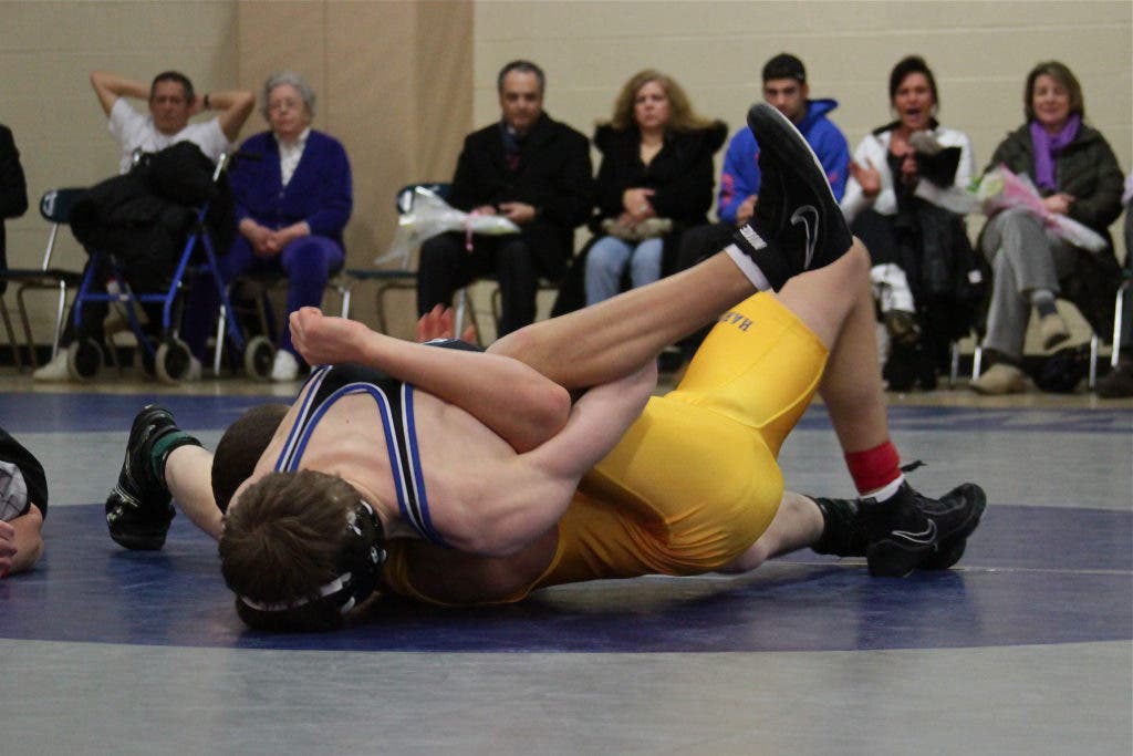 Darien Wrestling Beats Harding, 53-42 | Darien, CT Patch