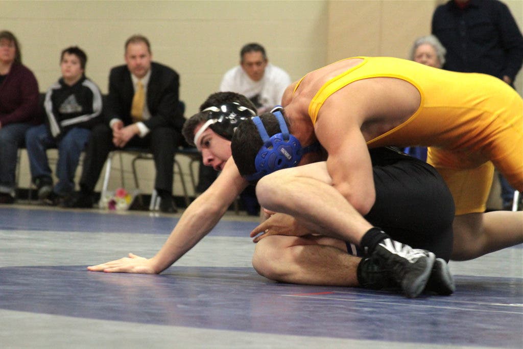 Darien Wrestling Beats Harding, 53-42 | Darien, CT Patch