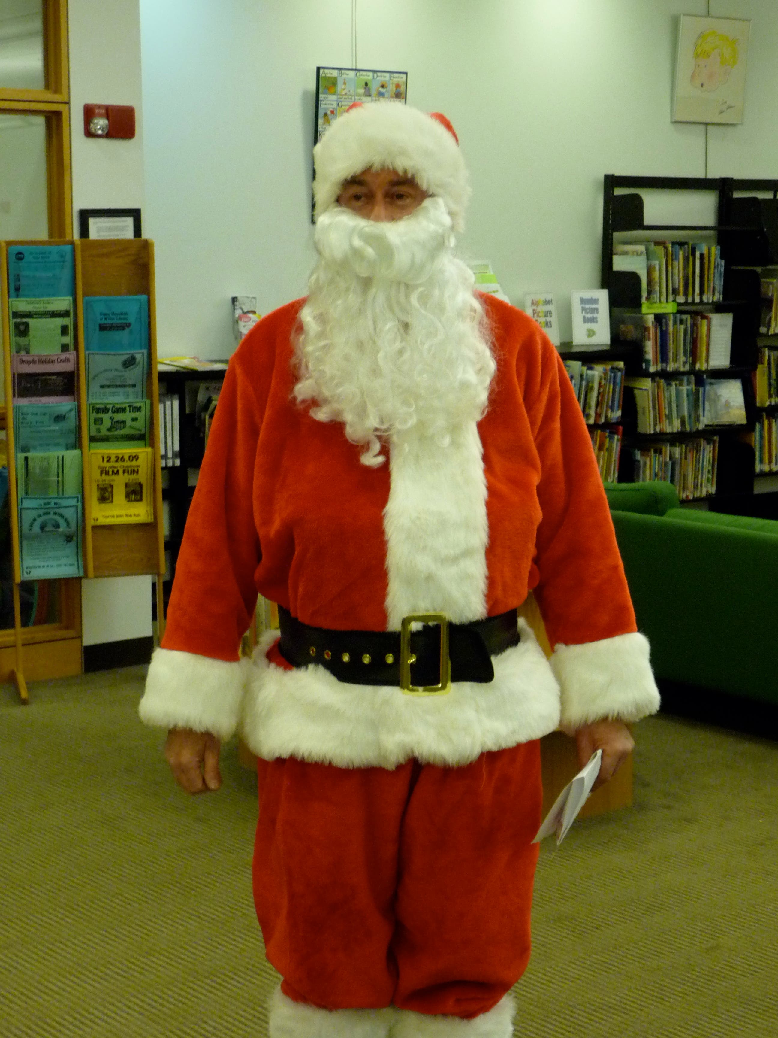 Celebrity Sighting: Santa and Mrs. Claus Hold Meet and Greet | Wilton ...