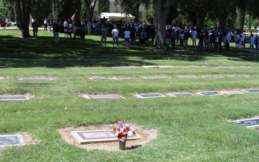 Veterans, Residents Remember Nation's Fallen at Hillside Cemetery in ...
