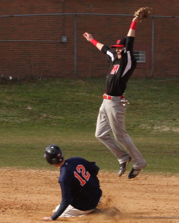 Mineola Baseball Outlasts Manhasset 13-11 | Mineola, NY Patch
