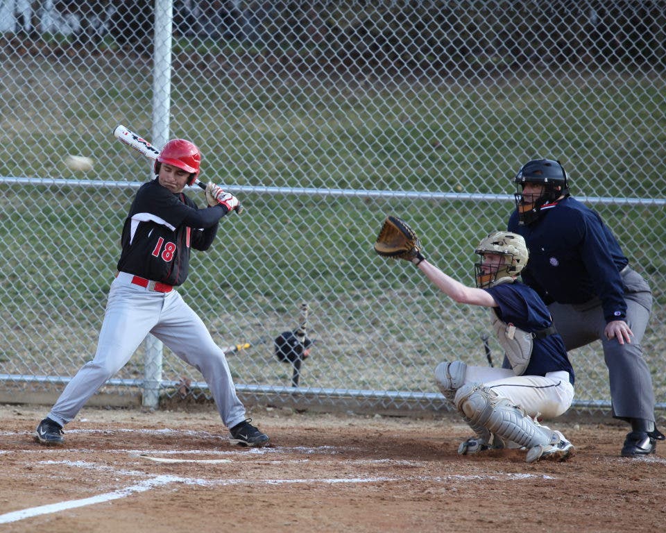 Mineola Baseball Outlasts Manhasset 13-11 | Mineola, NY Patch