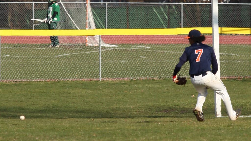 Mineola Baseball Outlasts Manhasset 13-11 | Mineola, NY Patch