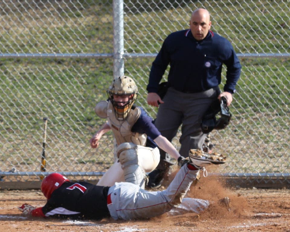 Mineola Baseball Outlasts Manhasset 13-11 | Mineola, NY Patch