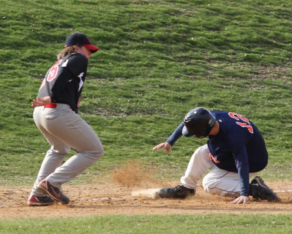 Mineola Baseball Outlasts Manhasset 13-11 | Mineola, NY Patch