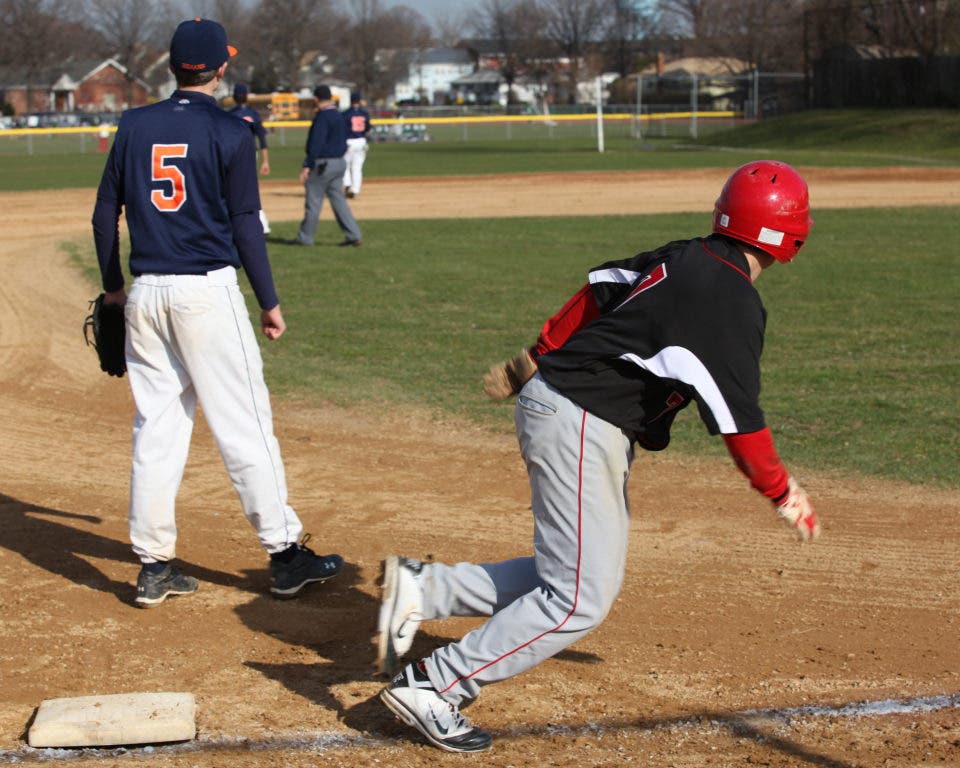 Mineola Baseball Outlasts Manhasset 13-11 | Mineola, NY Patch