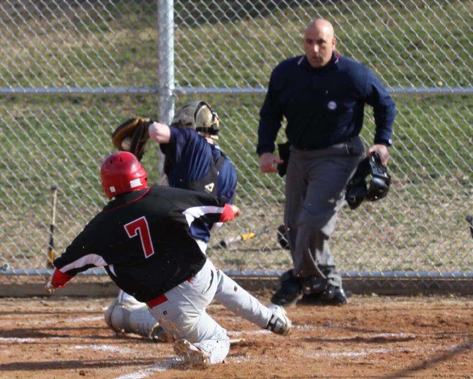 Mineola Baseball Outlasts Manhasset 13-11 | Mineola, NY Patch