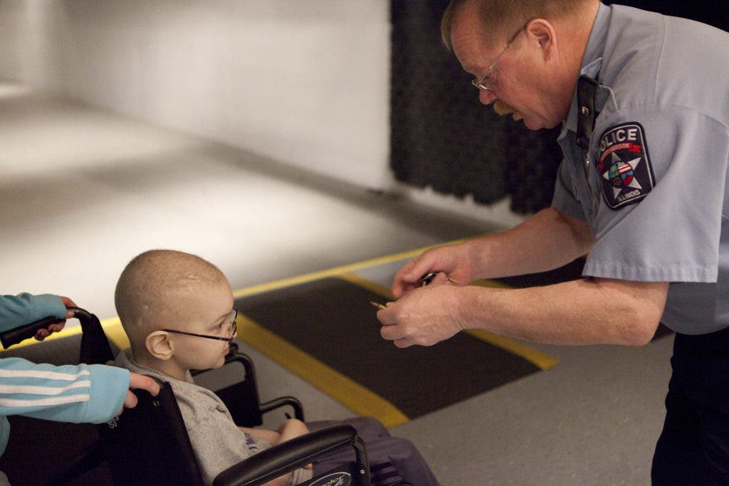 VIEWFINDER: Kids Tour the Northbrook Police Department | Northbrook, IL ...