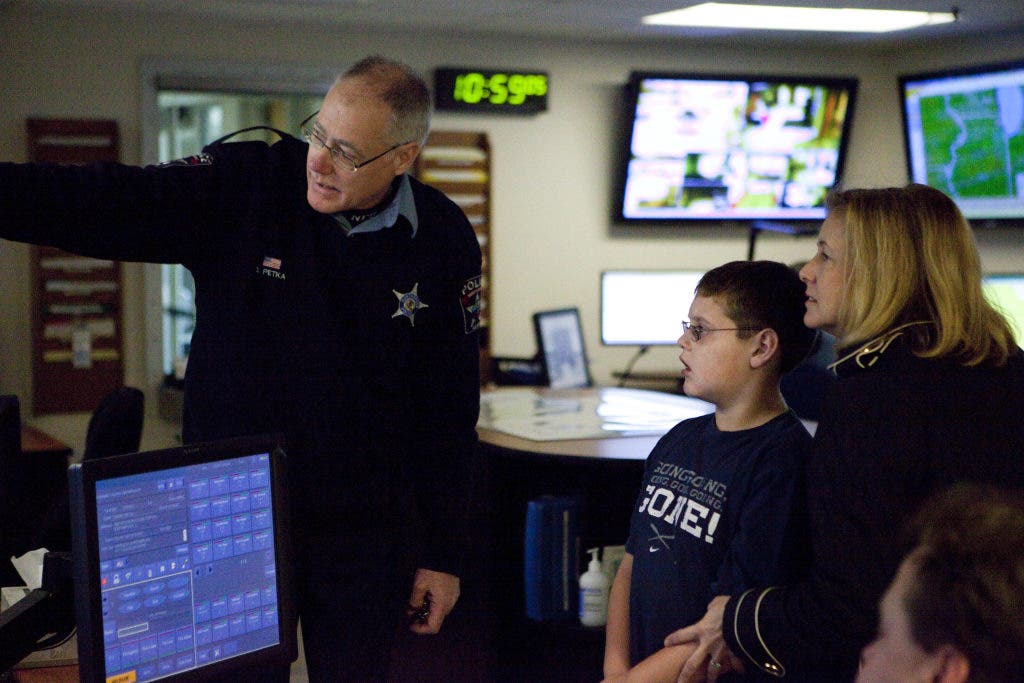 VIEWFINDER: Kids Tour the Northbrook Police Department | Northbrook, IL ...