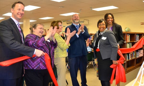 Ben Carson Reading Rooms Arrive at Sward and Kolmar Schools | Oak Lawn ...