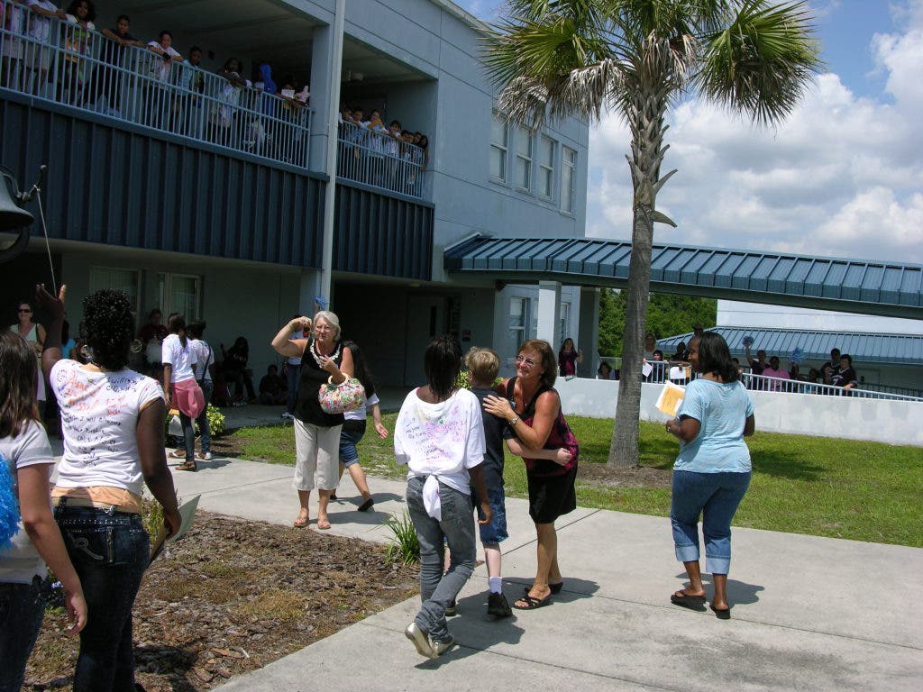 Students Applauded As Final Bell Rings at Hugo Schmidt Elementary ...