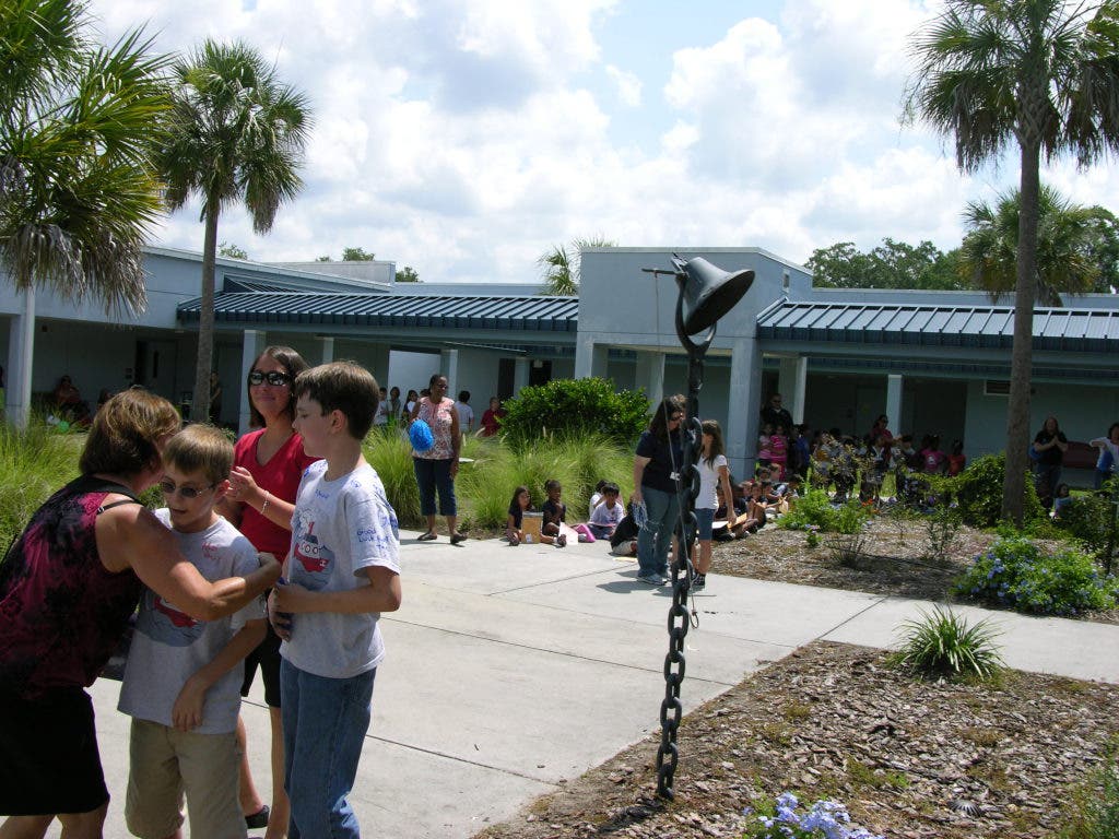 Students Applauded As Final Bell Rings at Hugo Schmidt Elementary ...