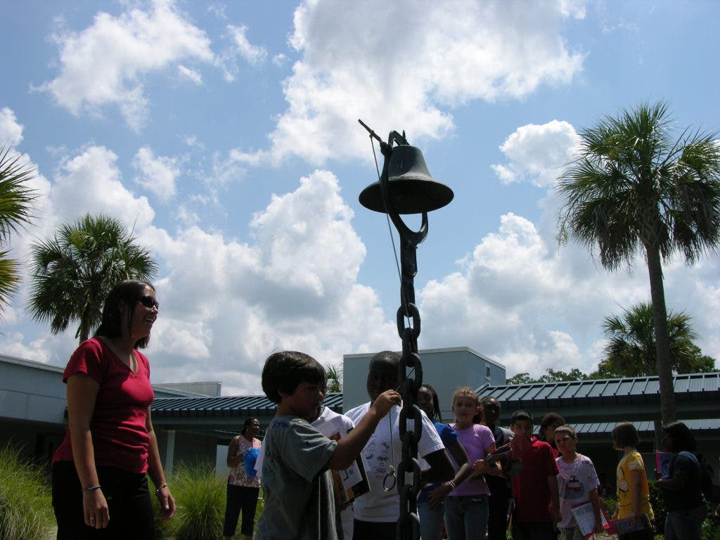 Students Applauded As Final Bell Rings at Hugo Schmidt Elementary ...